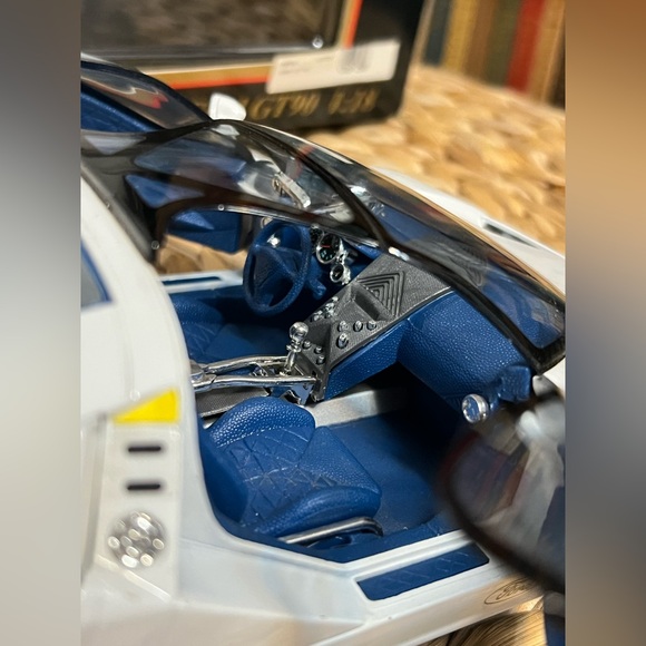 maisto | Accessories | Maisto Special Edition Ford Gt9 Diecast Vehicle ...